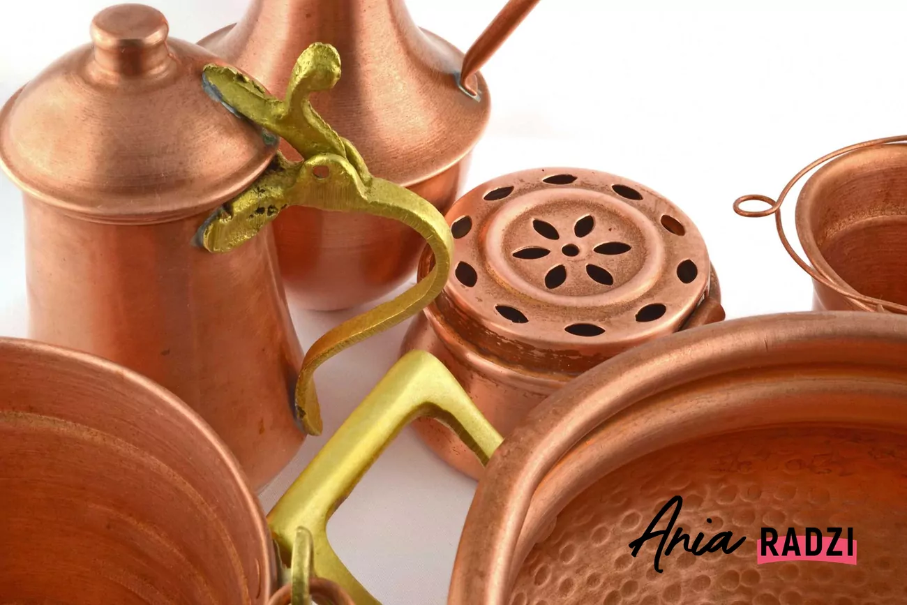 Nalot na miedzi – w jaki sposób usunąć z miedzi śniedź i patynę